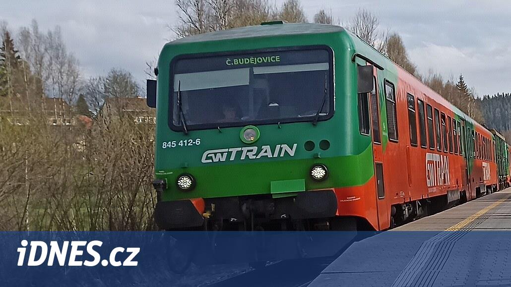 Vlaky na Šumavu přes léto zpomalí, průzkum ukázal zhoršení stavu trati ...