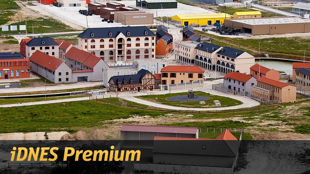 Každý den teroristický útok. Fiktivní město Jeoffrécourt vybudovala ...