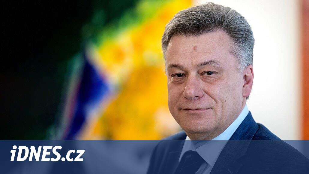 Podcenil jsem symboliku, pravda je směšná, řekl Blažek o schůzce s ...