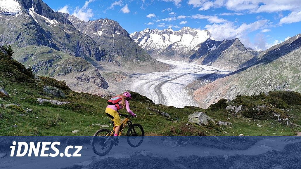 Parádní výlet na kole i pěšky kolem největšího alpského ledovce - iDNES.cz