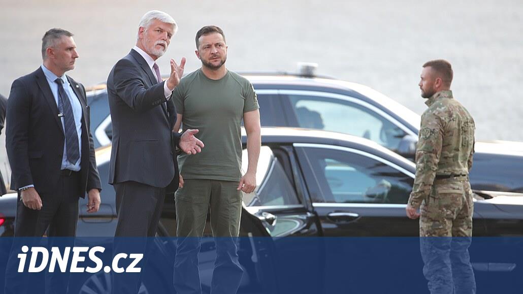 Kdo doprovází prezidenta. Filmový producent i „Zelenského dvojník“ - iDNES.cz