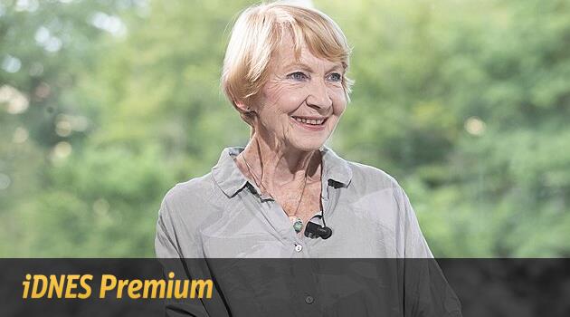 Nepolíbila Husáka, neměla románek s Hanzlíkem. Daniela Kolářová vypráví ...