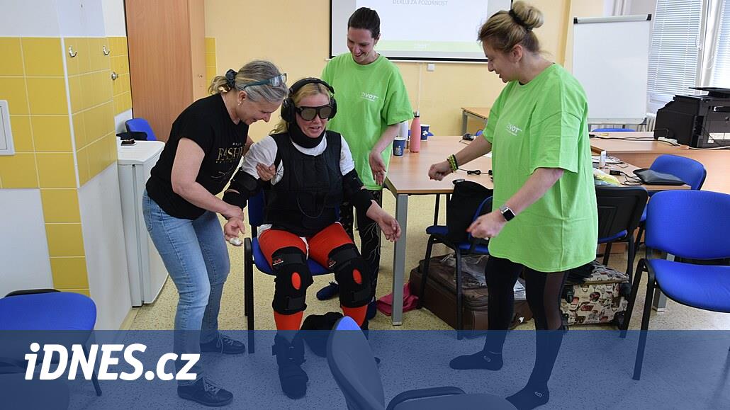 I jednoduchý pohyb je záběr. Kurzy, kde lidé zažívají, jaké je to být ...