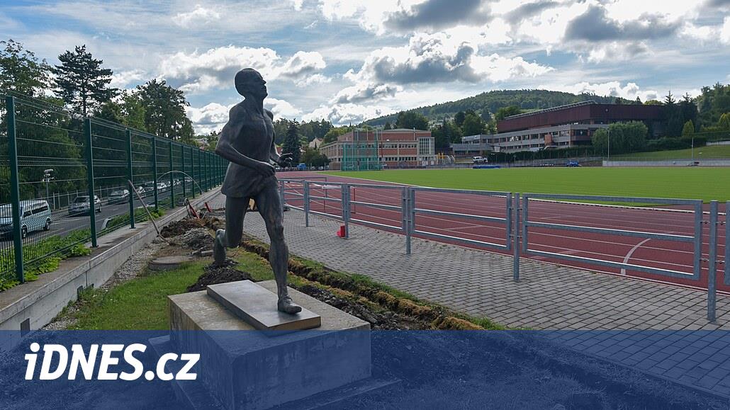 Zlín dál opravuje Stadion mládeže, o sportoviště je extrémní zájem ...