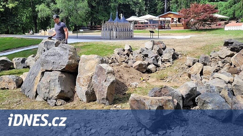 Pro model baziliky staví v parku Boheminium kopii celé vyšehradské ...