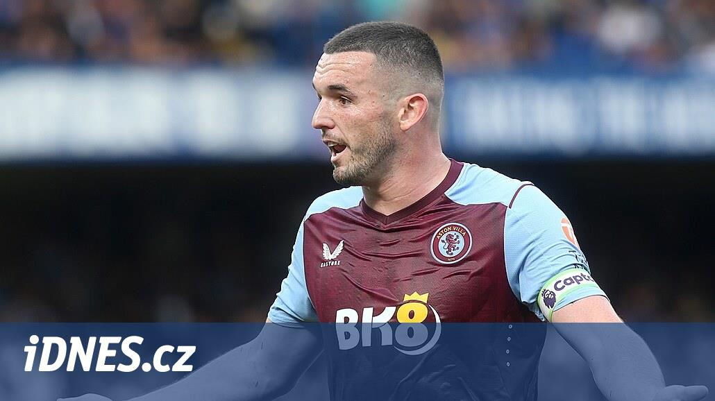 Jako by hráči skočili do bazénu. Aston Villa si stěžuje na dresy, chce ...