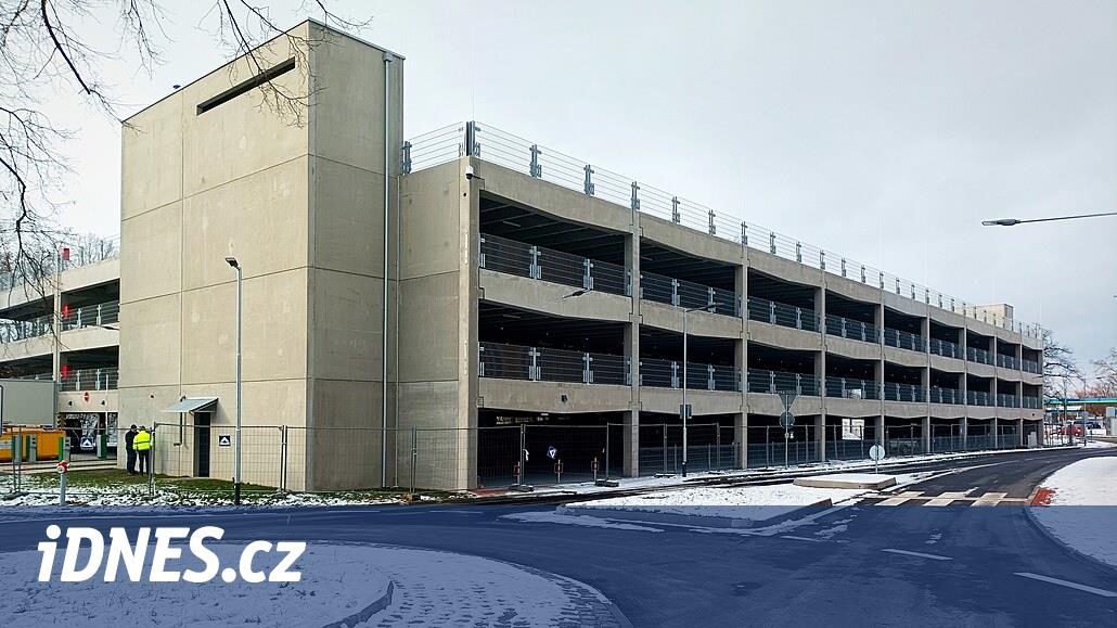 Hodina zdarma a maximálně 100 korun za den. Budějovice otevřou ...