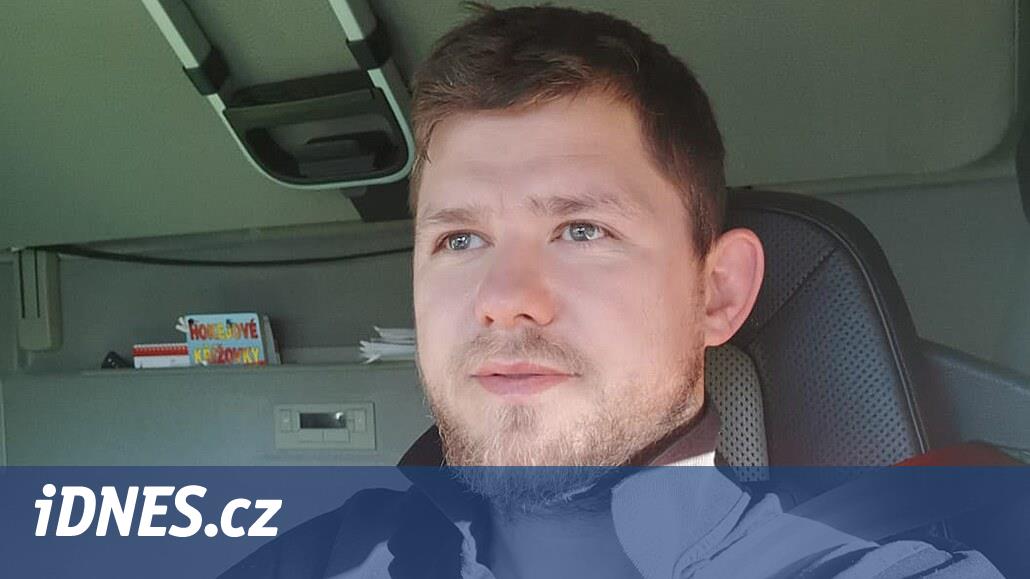 Je ze mě kamioňák, hrdě říká hokejista Vojtěch Němec. S kolosem brázdí Evropu - iDNES.cz