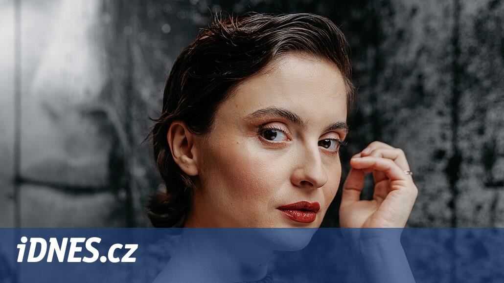 Eva Podzimková promluvila o seriálu Sedm schodů k moci - iDNES.cz