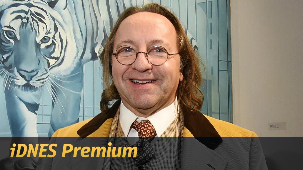 Charles Hooreman Olizoval ve Versailles židle, Bill Pallot podváděl ...