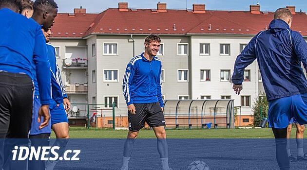 Chtěl ovlivnit zápas, teď už Firbacher smí hrát. I díky přednáškám o ...