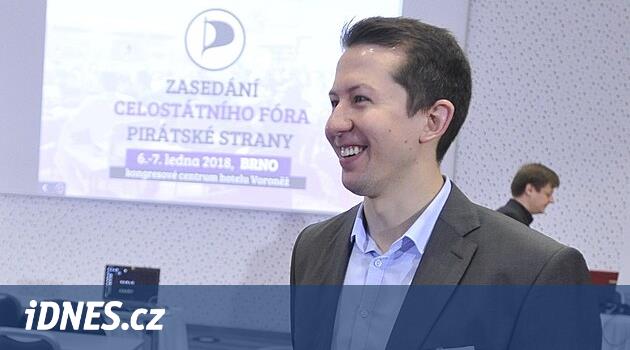 O post šéfa Pirátů se uchází šest kandidátů. Před uzavřením nominací ...