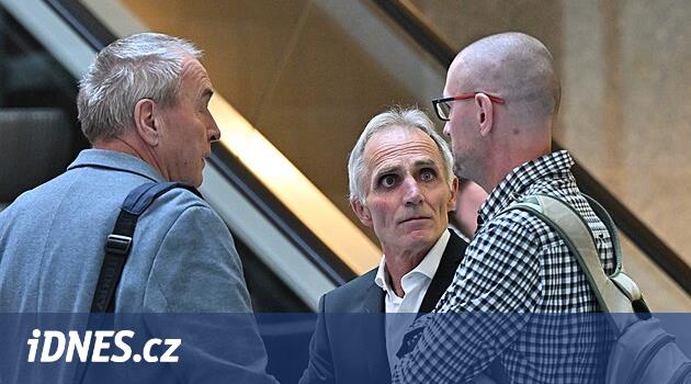 Soud v kauze Stoka II zpřísnil trest manažerovi Správy železnic - iDNES.cz