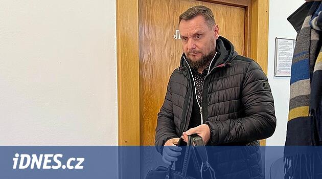 Účetní převedl z konta soudu 16 milionů a prosázel je. Dostal za to sedm let - iDNES.cz