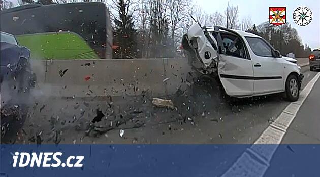 Chvilka nepozornosti a pak náraz. Policie ukázala záběry z vážných ...