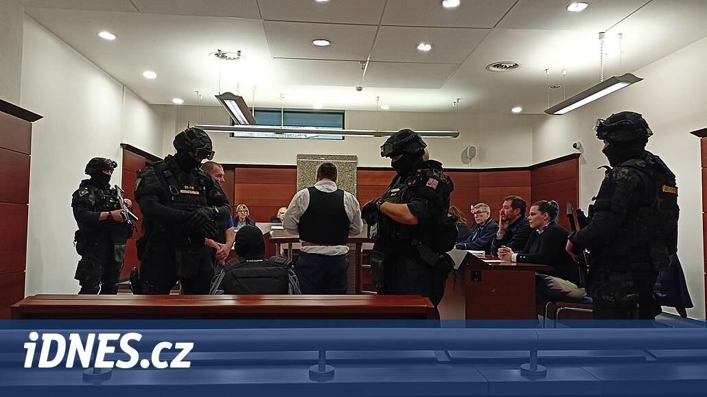 Soud v obří drogové kauze potrestal kurýra i přepravce, další vinu odmítají - iDNES.cz
