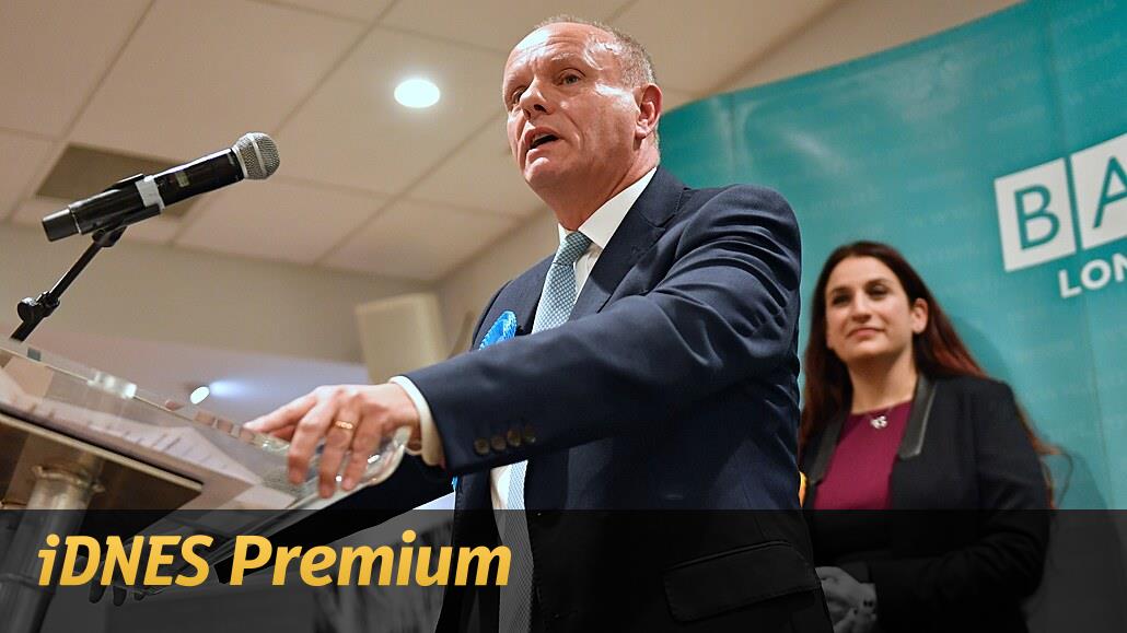 Britského politika chtějí kvůli Izraeli zabít, zapálili mu kancelář ...