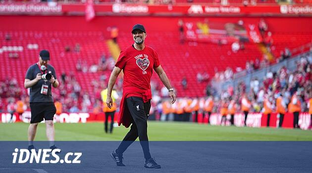 Jak se loučil Klopp: obklopený autobus, chorea i píseň pro nástupce ...