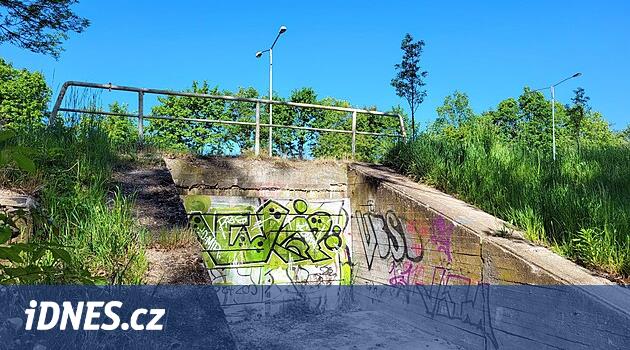 Zapomenutý podchod ulehčí cestu k hradecké fotbalové aréně, lokalita ...