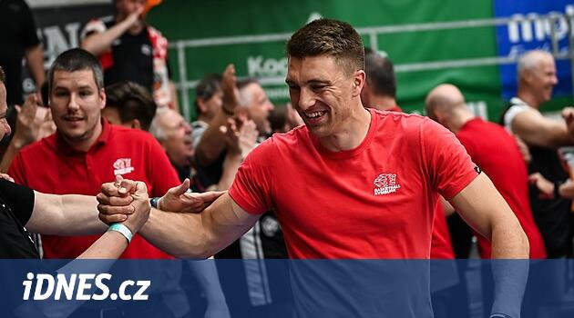 Svejcarova cesta po Labi pokračuje, reprezentant míří do Pardubic ...