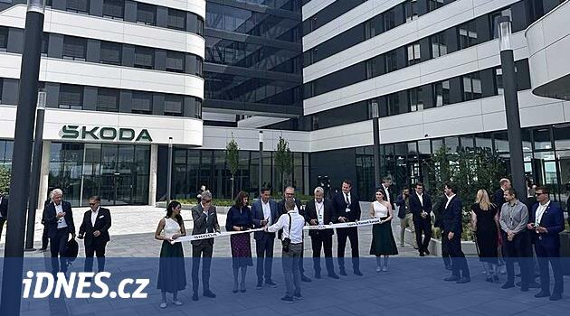 Škoda Auto otevřela nové sídlo, sestěhuje do něj přes dva tisíce ...
