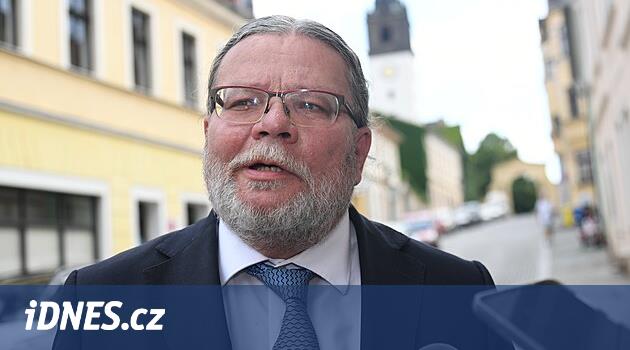 Vondra zesměšnil gender Kolaji. Trapárna, eklhaft, reagují Bartoš a ...