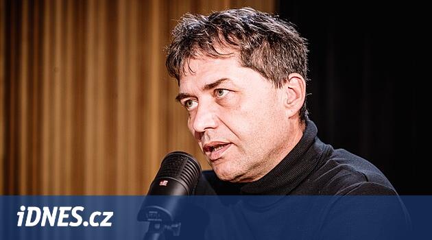 Politiků se o pomoc prosit nebudu, říká novinář se zákazem vstupu na ...