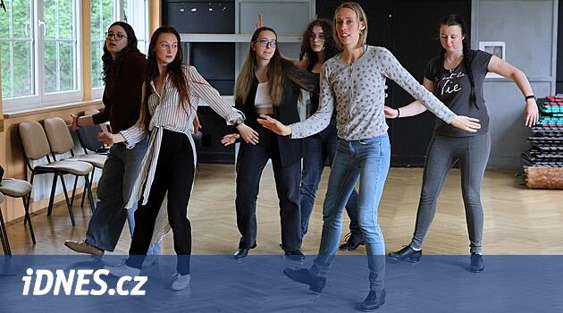 O noci kostelů se v chebské Kláře rozezní klapání bot amerického stepu ...