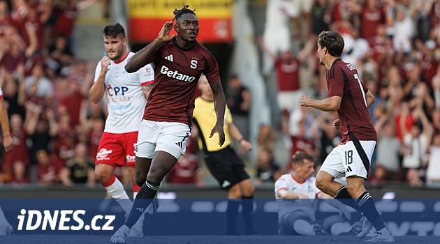 Sparta - Pardubice 2:1, fotbalová liga začala, mistr prohrával, rozhodl Olatunji - iDNES.cz