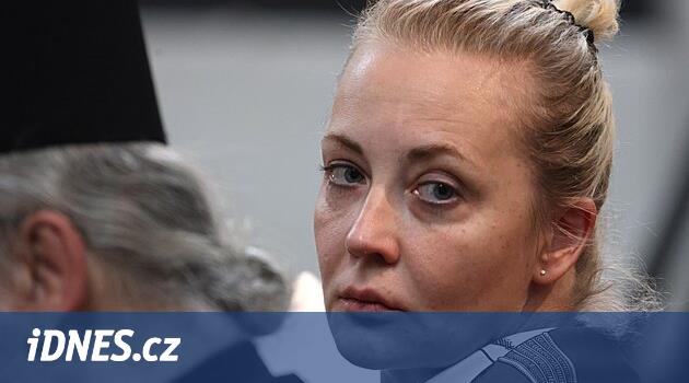 V Moskvě vydali zatykač na Navalnou. Viní ji z členství v extremistické ...