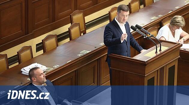 SPD se propadá k hranici volitelnosti, komunisté potvrzují triumfální ...