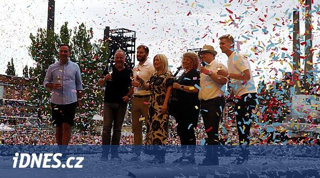 POZDRAVY Z OSTRAVY: A jaké bylo vaše poprvé? Z Colours se odváží děti i tetování - iDNES.cz