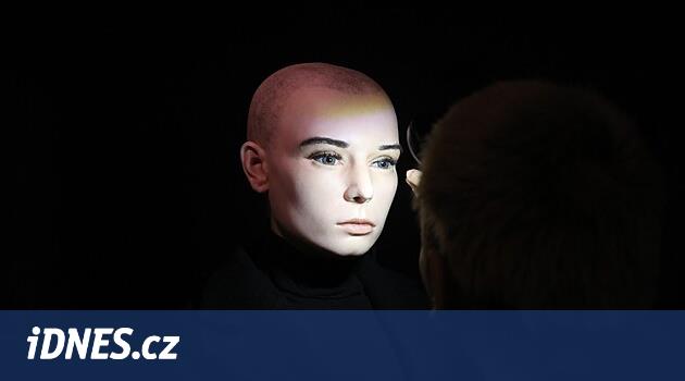 Ošklivá, jako robot. Muzeum po kritice vymění figurínu Sinéad O ...