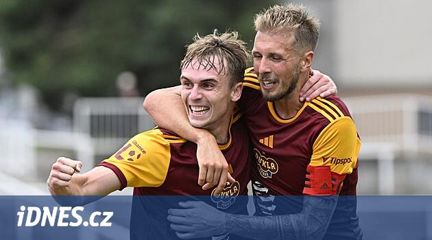 Dukla - Budějovice 3:0, hosté dál u dna. První ligové góly slaví Šebrle ...