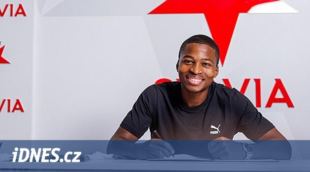 Mladík, kterému pomohl i Kompany. Míchez posílil fotbalisty Slavie ...