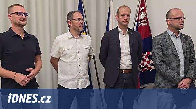 V Pardubickém kraji podepsali koaliční smlouvu, hejtmanem zůstává ...