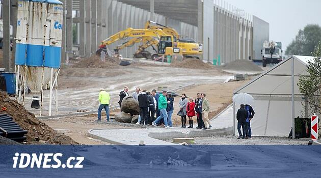 Hala pro Bosch bude největší v kraji. Na kámen se klepalo bez firmy i ...