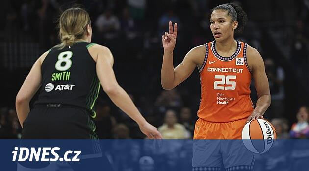 Thomasové těsně unikl triple double, Bonnerová je rekordmankou play off ...