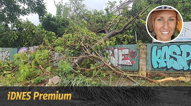 Z toho zvuku až mrazí. Vzduchem létaly i střechy, popisuje Češka úder ...