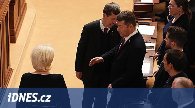 Tomio a Hayato Okamurovi seděli ve Sněmovně vedle sebe - iDNES.cz