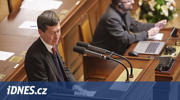Hayato Okamura varuje před svým mladším bratrem, šéfem SPD - iDNES.cz