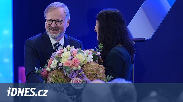 Markéta Pekarová Adamová se v slzách loučila s TOP 09 - iDNES.cz