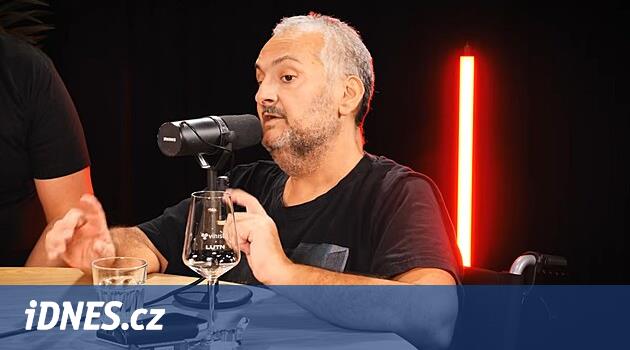 کارڈی بی ٹاپلیس