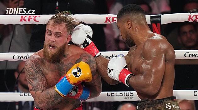 Boxer Joshua porazil youtubera Paula knokautem - iDNES.cz