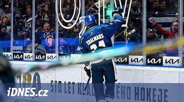 Trest pro lídra produktivity. Kladenský Tralmaks pyká za faul na Redlicha - iDNES.cz