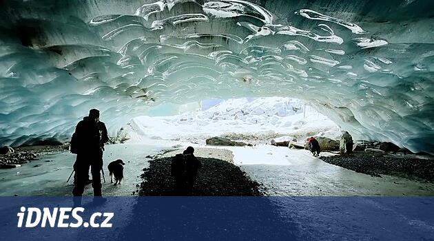 VIDEO: Jeskyně ve švýcarském ledovci lákají turisty z celého světa ...