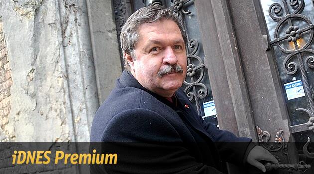 Nemocnice Motol, Budinského s. r. o. Náměstek zaměstnal manželku i syna ...