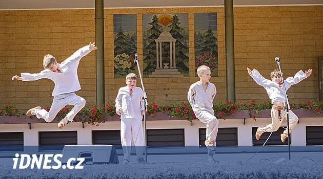 Valašský odzemek se učí už i malí kluci. Postup míří do UNESCO - iDNES.cz