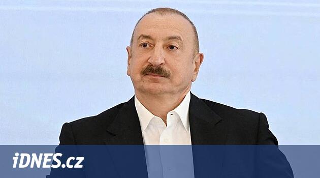 Nikdy se nevzdávejte, vzkázal Alijev Ukrajincům. Naštval ruské blogery ...