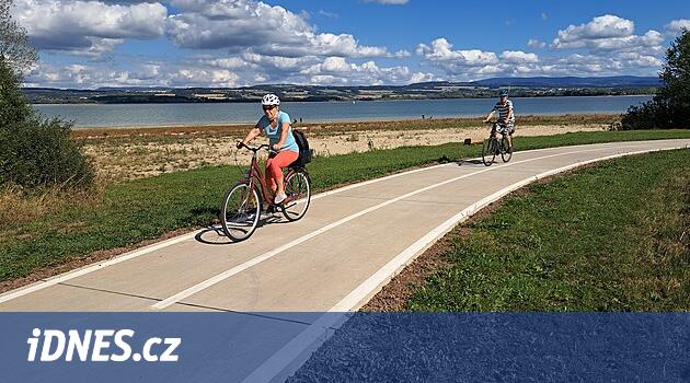 Vyzkoušeli jsme nový cyklookruh okolo přehrady Rozkoš s kiosky i ...